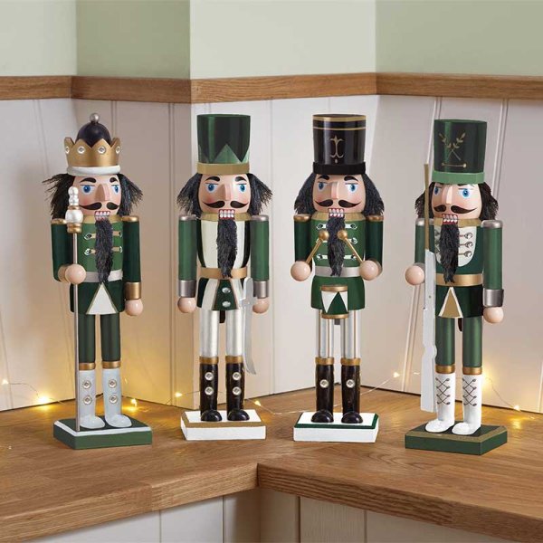 Nutcracker Medium 20cm Green Grenadiers – ChristmasLightsandTrees.com