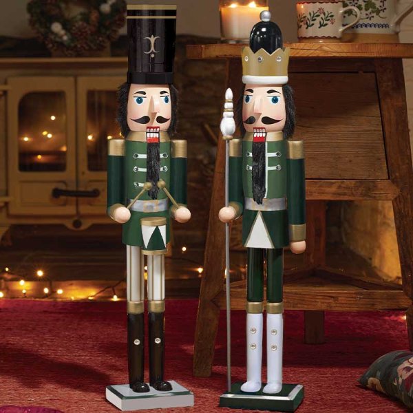 Nutcracker Jumbo 70cm Green Grenadiers – ChristmasLightsandTrees.com